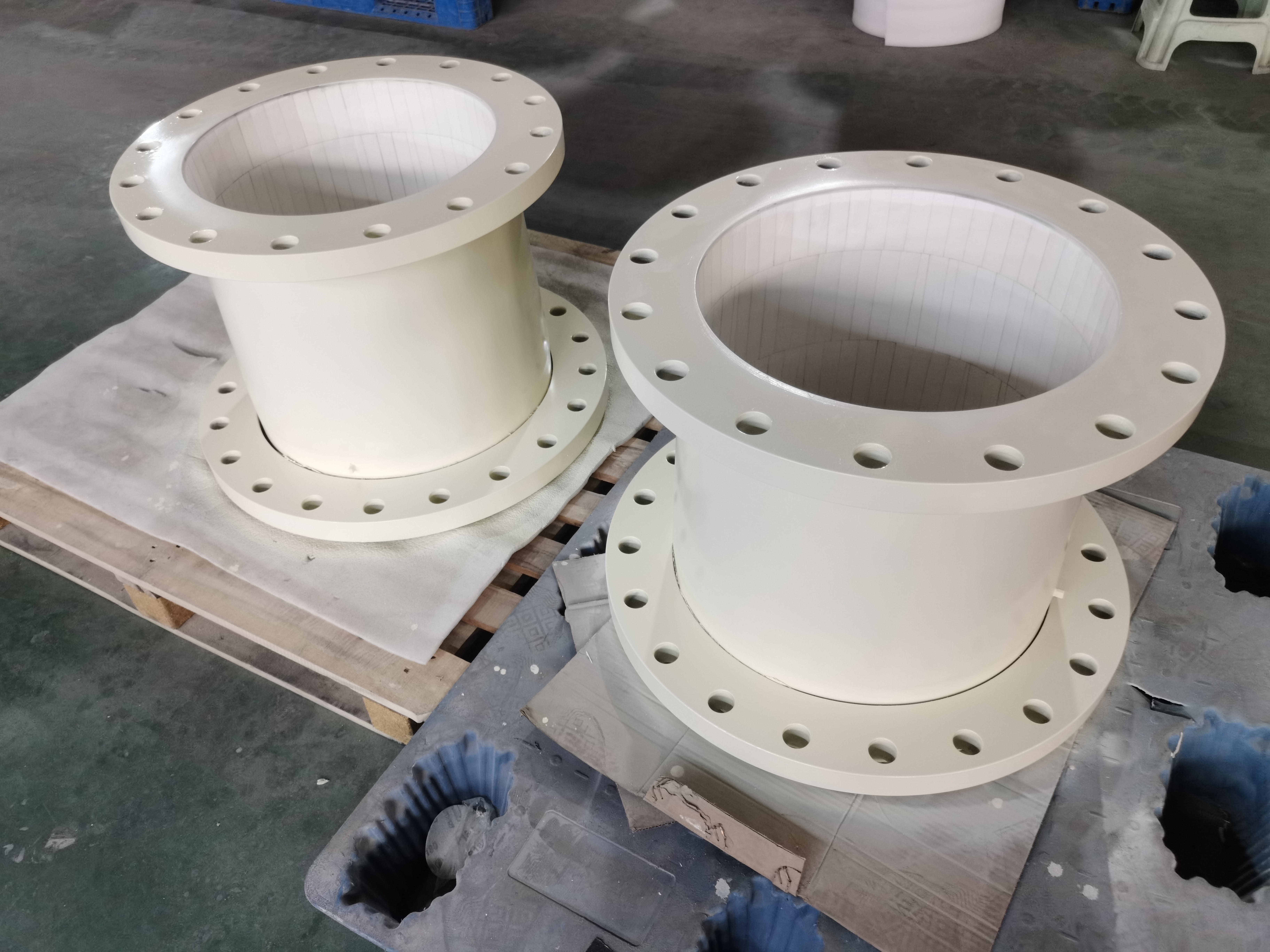 Wear-resistant ceramic pipes