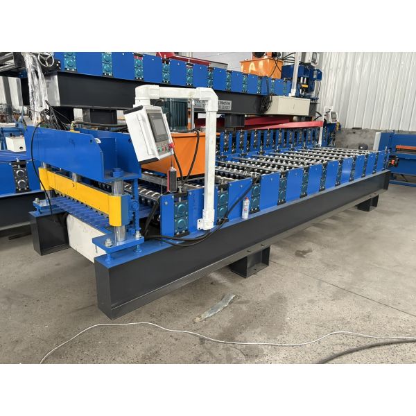 Quality Corrugated Roof Panel Roofing Roll Forming Machine Precision Cutting 5.5Kw for sale
