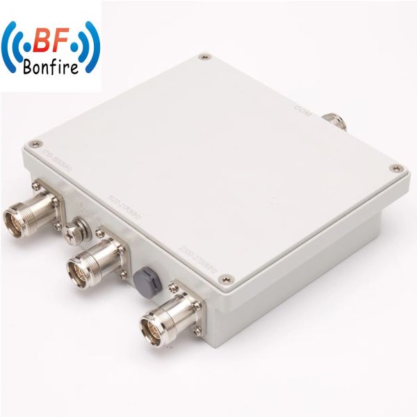 Quality Outdoor Tri-Band Low Pim Combiner RF Combiner 698-960 1710-2170 2300-2700MHz IP65 for sale
