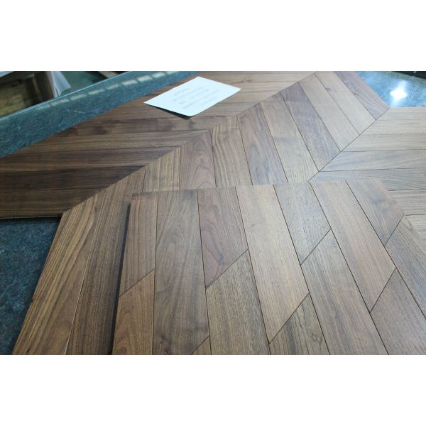 Quality Natural Walnut Engineered Wood Chevron Flooring Brushed UV Lacquer for sale