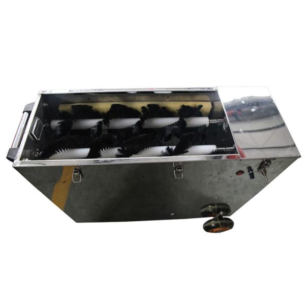 Quality Box type photoelectric induction bee sweeper Bee Brush Beekeeping Equipment Electric Bee Brush for sale