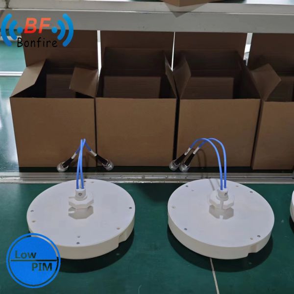 Quality Indoor 12dBi Gain N Female Connector 3300-4000MHz 5g LTE Outdoor Sector Panel Antenna for sale