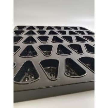 Quality 40 Links Non Stick Silicone Triangle Shaped Cake Baking Trays Mold for sale