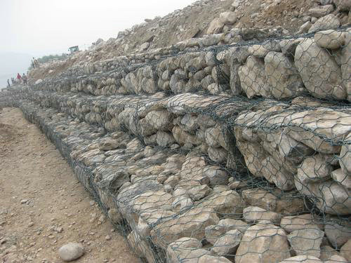 Quality Automatic Oil Gabion Machine Galvanized Wire 66*88mm Mesh for Hydraulic for sale