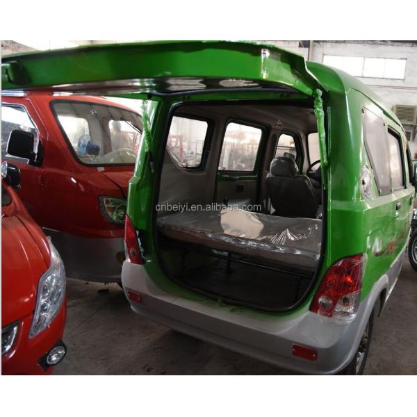 Quality 300cc 4 Stroke Enclosed Tricycle for 5 People and 600kg Loading Capacity in Peru for sale
