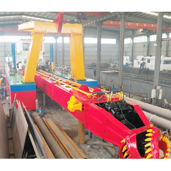 Quality 600mm 24 Inch Cutter Suction Dredger Ship With Discharging Distance 2km For Sludge Dredging for sale