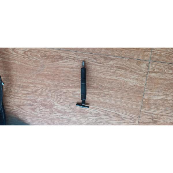 Quality 4D32ZT31-22000 Fuel injector for wheel forklift for sale
