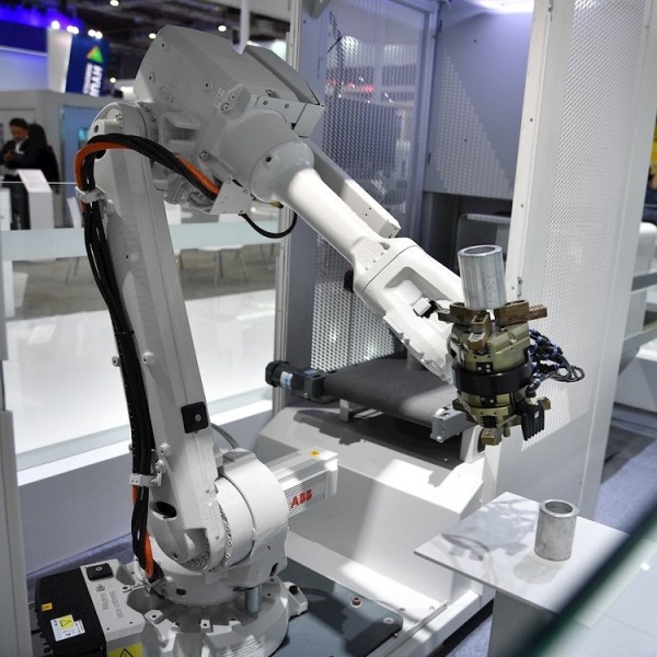 Quality Spray Painting Second Hand Used ABB Robot IRB4400 Spray Painting Robot Arm 6 Axis for sale