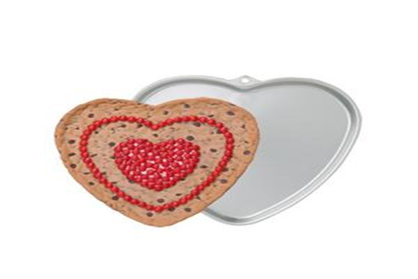 Quality Print Colored Mini Heart Shaped Chocolate Tin Box For Candy/Sweet for sale