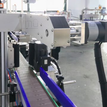 Quality 5 Gallon Pail Big Round And Flat Square Bottle Single Sticker Automatic Position for sale