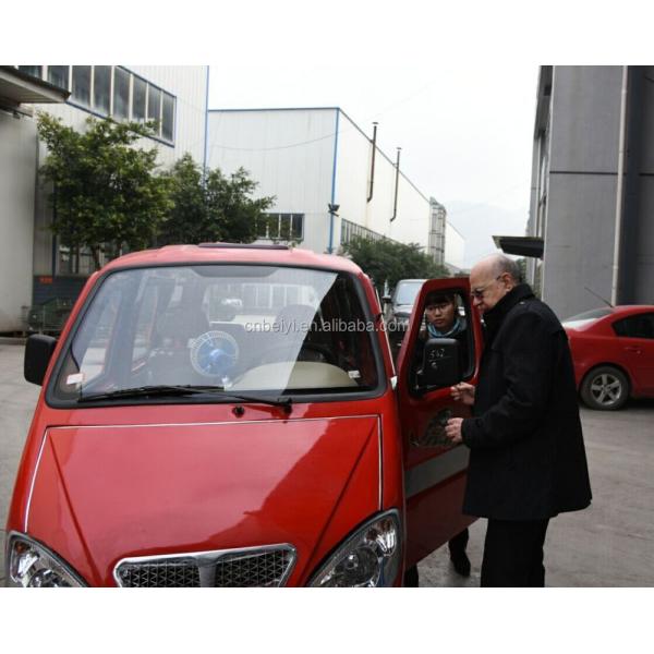 Quality 300cc 4 Stroke Enclosed Tricycle for 5 People and 600kg Loading Capacity in Peru for sale