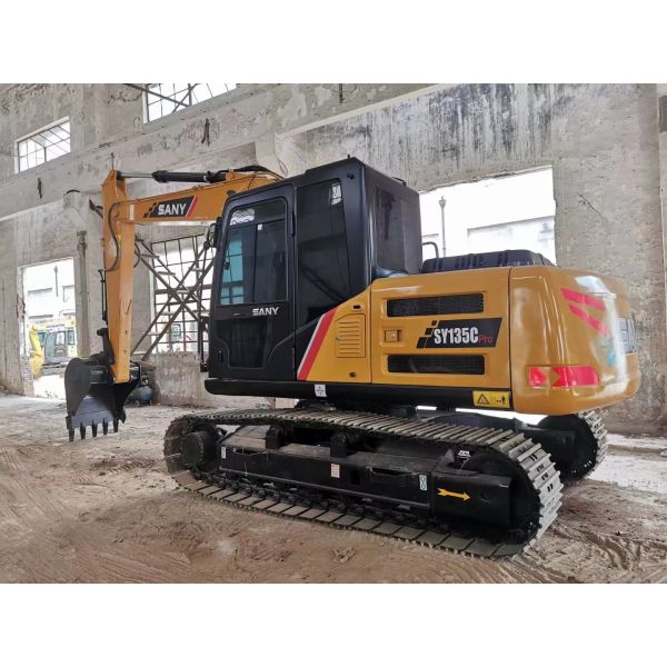 Quality Sany Mid Range Excavator , Very Clean And In Good Condition Available To Do The Work for sale