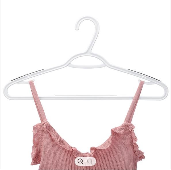 Quality 42cm Non Slip Clothes Hangers , Striped Plastic Hotel Hangers for sale