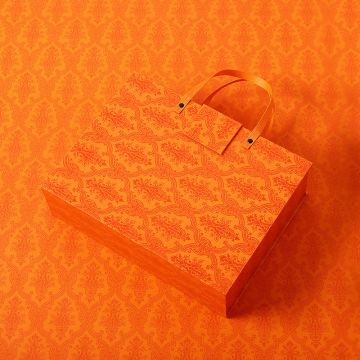 Quality CMYK Printing Cardboard Candy Custom Wedding Gift Box With Handles for sale