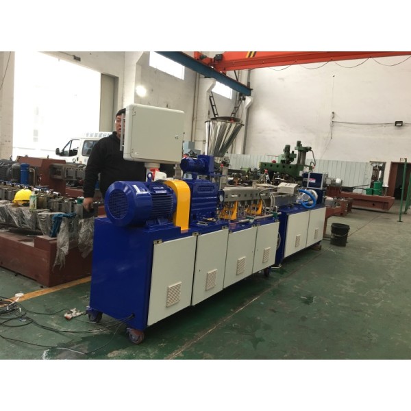 Quality Small Twin Screw Extruder for Functional Biodegradable Masterbatch Research & for sale