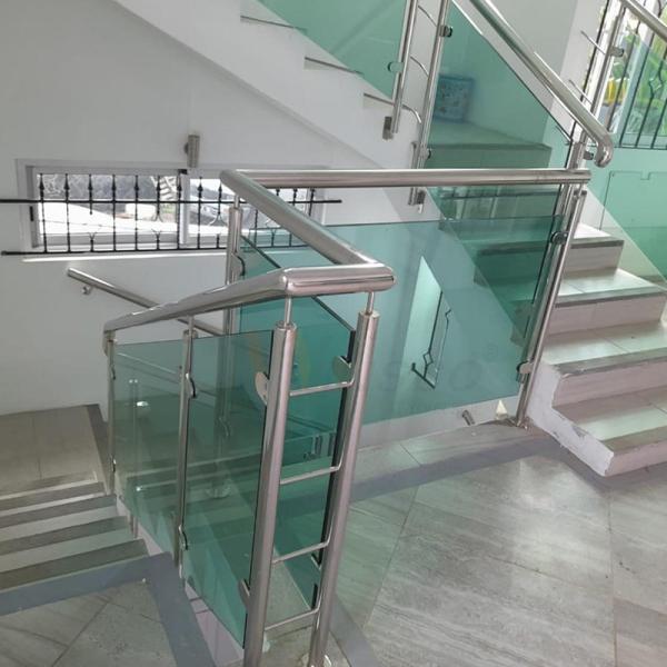 Quality SUS304 Mirror Finish 1.5mm Stainless Steel Railings Glass Balustrade for Australia UAE for sale