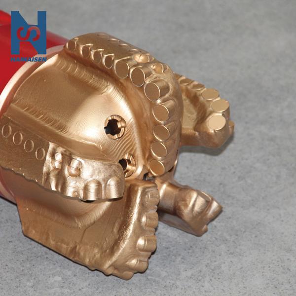 Quality PDC Deep Well Drill Bit 7 Nozzles Natural Gas Polycrystalline Diamond Compact for sale