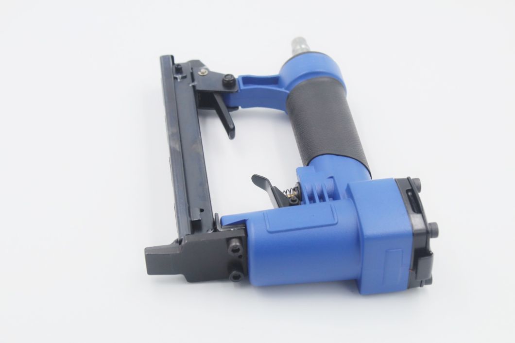 Durable 22gauge Fine Crown Air Pneumatic Staple Gun Air Stapler 7116 for Furniture Decoration