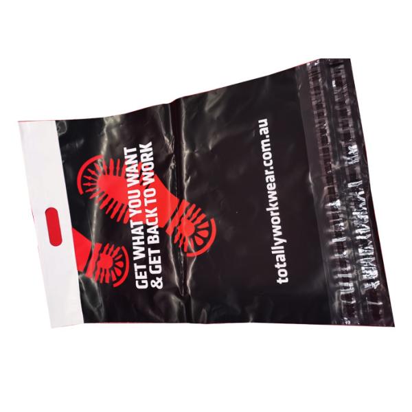 Quality Smooth Surface Returnable Poly Mailer Bags with durable handle for sale