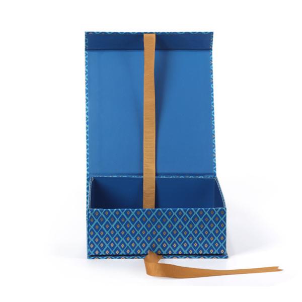 Quality Luxury Custom Apparel Packaging Boxes CMYK Logo Matte Magnetic Closure Gift Box for sale