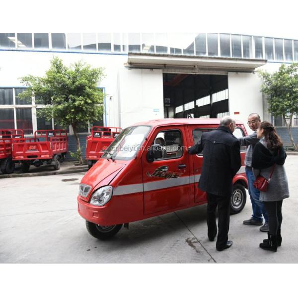 Quality 300cc 4 Stroke Enclosed Tricycle for 5 People and 600kg Loading Capacity in Peru for sale