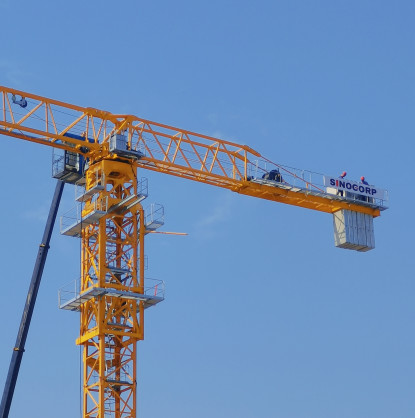 Quality Sinocorp Flat Top Tower Crane 6 Ton Lifting Capacity High for sale