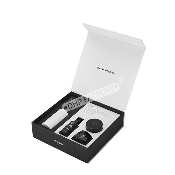 Quality Luxury White Magnetic Custom Boxes Cosmetic Packaging Boxes With Plastic Insert for sale