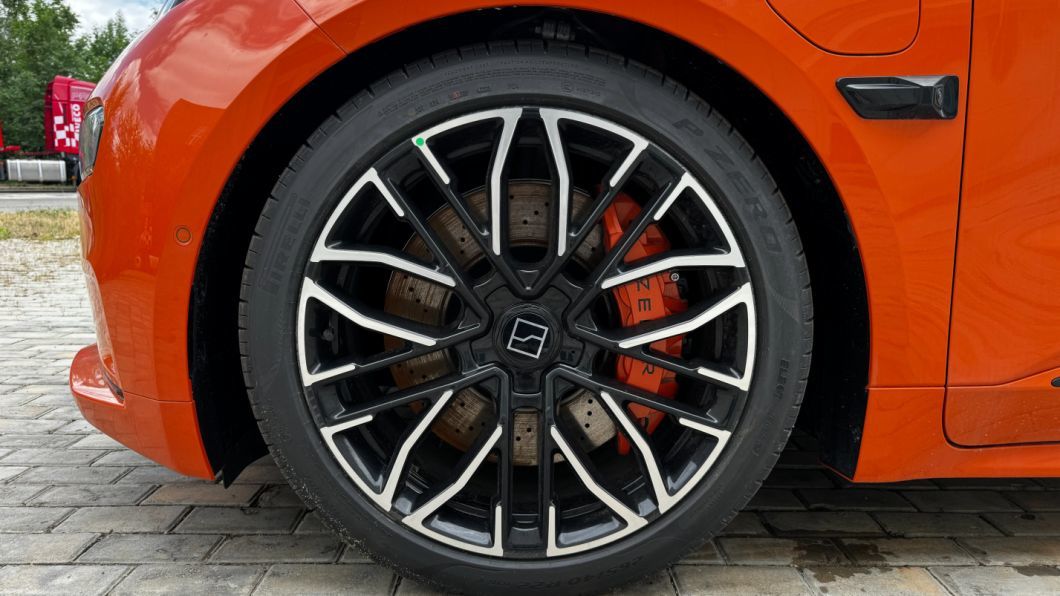 Hot Sales 001 You Version 100kwh (Orange +Z-S PORT) Customize Car