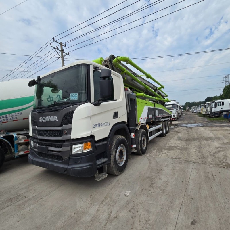 Sinotruk Chassis with Refurbished Pump Components and New Tyres for Dump Trucks
