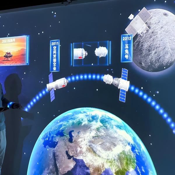 Quality 250V 1024x768 Resolution Interactive Wall Projector For Museum for sale
