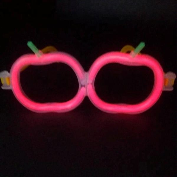 Quality Novelty Light Up Apple Shape Glow Stick with Non-toxic PE Fluorescent Liquid for sale