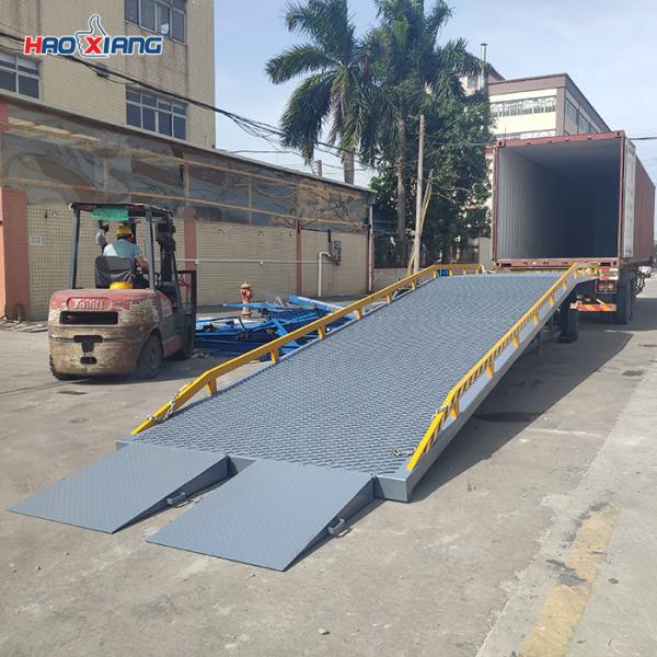 Quality 10T-20T Portable Dock Ramp Mobile Ramp For Unloading Trucks for sale
