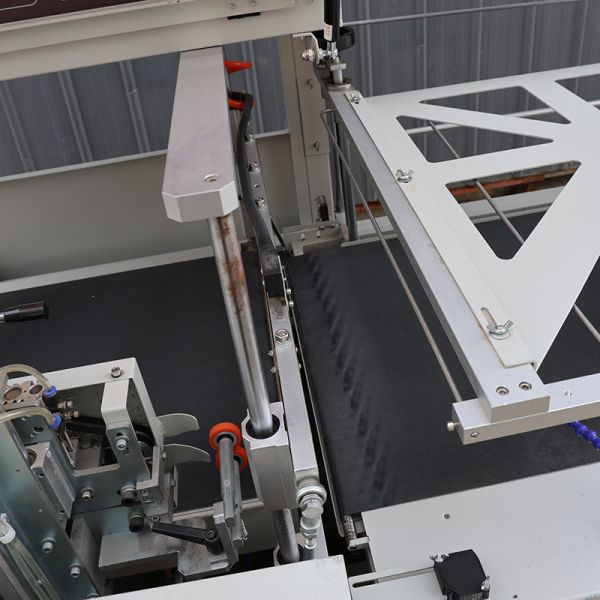 Quality Automatic Sealing Packaging Machine PLC Control Pneumatic Side Sealing Shrink for sale