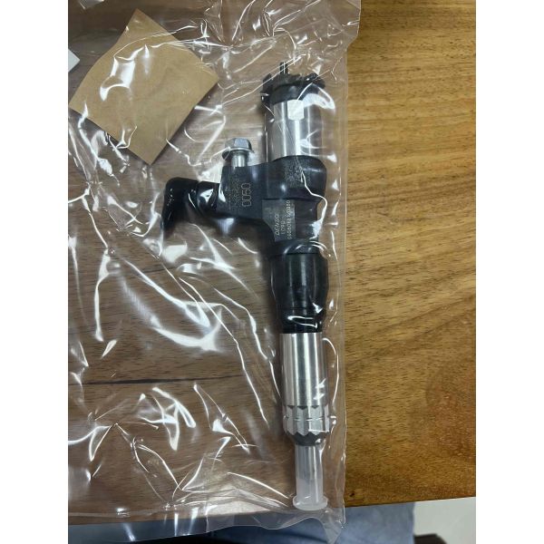 Quality 23670-E0850 23670-E0050 Injector FOR HINO  J05E(KOBELCO SK-200/220) for sale