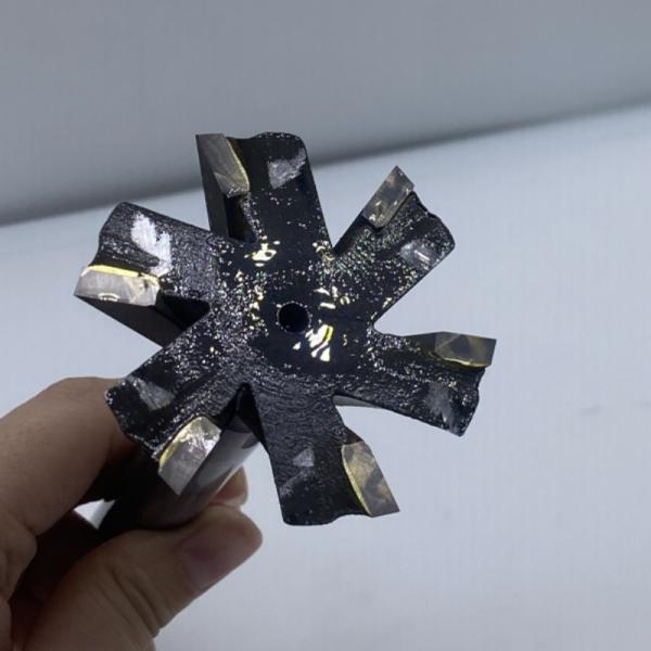 Quality Superior Manufacturing CNC Machining End Mills with Customized Carbide Cutting Edge Type for sale