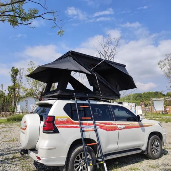 Quality Customizable  Double Layer Z Rooftop Tent For Different Climates And Environments for sale