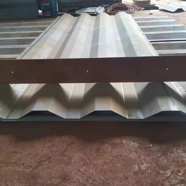 Quality 2.5T Wall Panel Roll Forming Machine Hydraulic Cutting With 50mm Shaft Diameter for sale