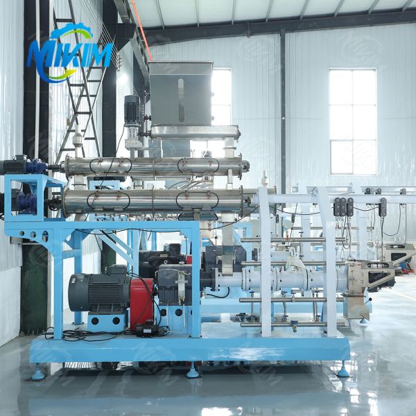 Quality Continuous & Automatic Twin Screw Extruder for Dog Food Making Machine with 380V for sale