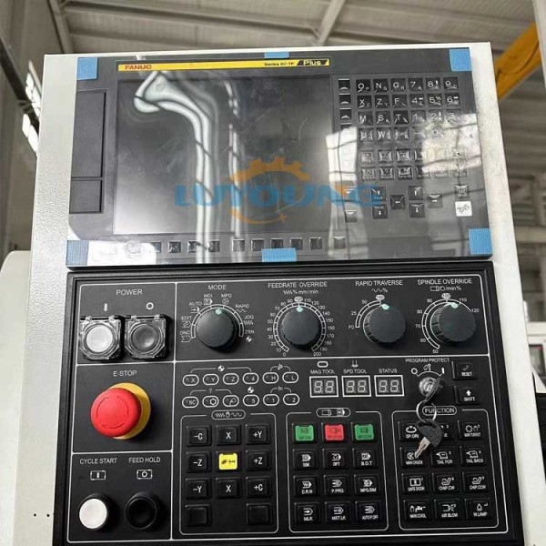 Quality 5 Axis 4 Axis 3 Axis Cnc Vertical Milling Machine Vmc1370 3 Phase Powered for sale