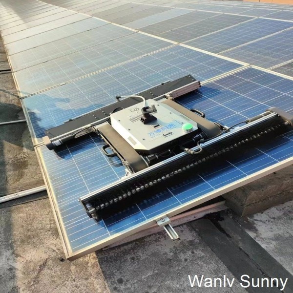 Quality Electric Solar Panel Cleaning Robot Anti-Falling Control and Maintenance for sale