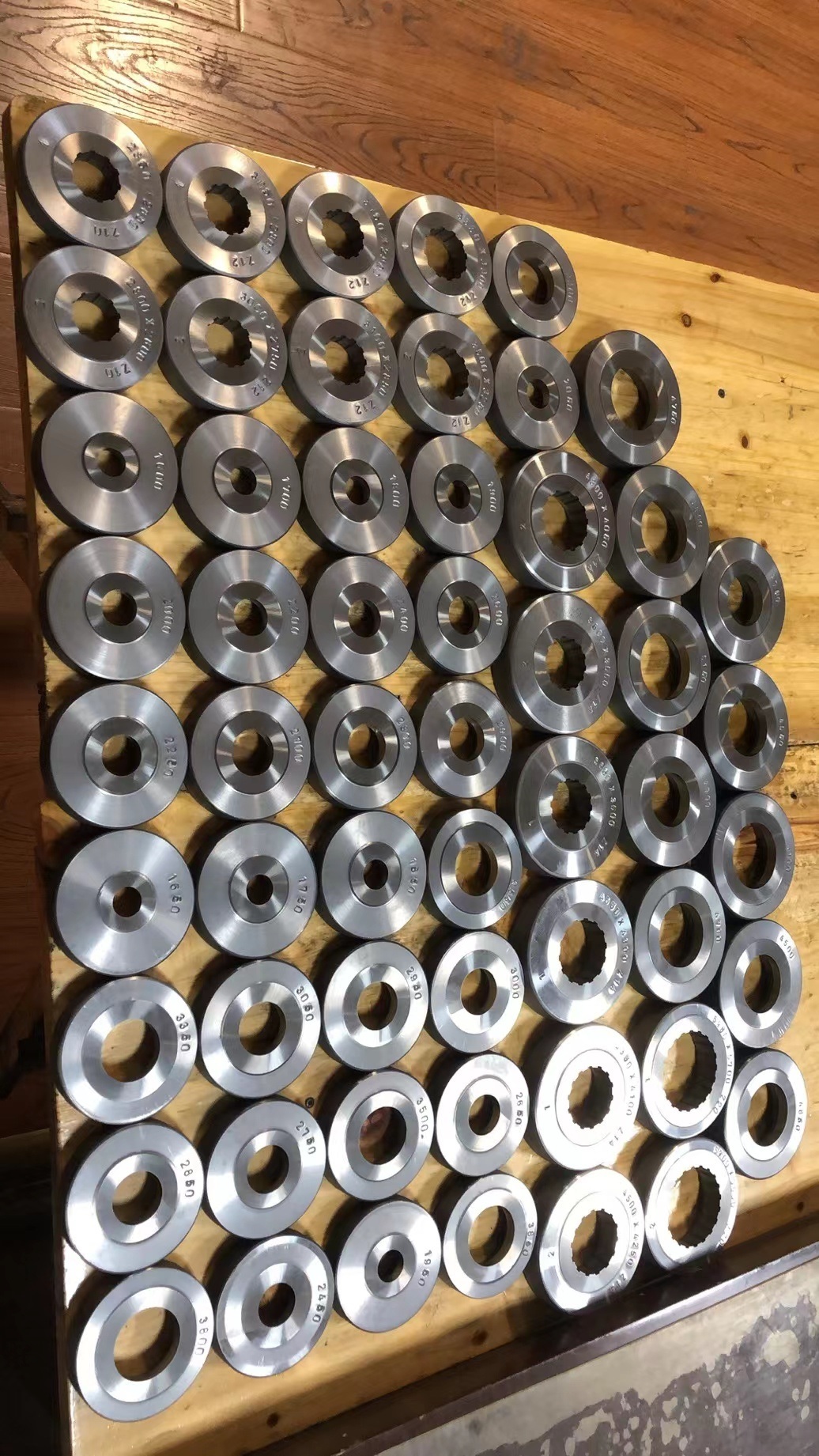 Polycrystalline Diamond Dies Tungsten Carbide Wire Drawing Dies Drawing Dies Manufacturers