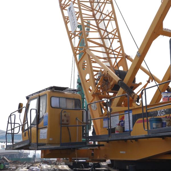 Quality Second Hand Crawler Cranes 200 Tons Jib Length 30M For Heavy Duty Construction for sale