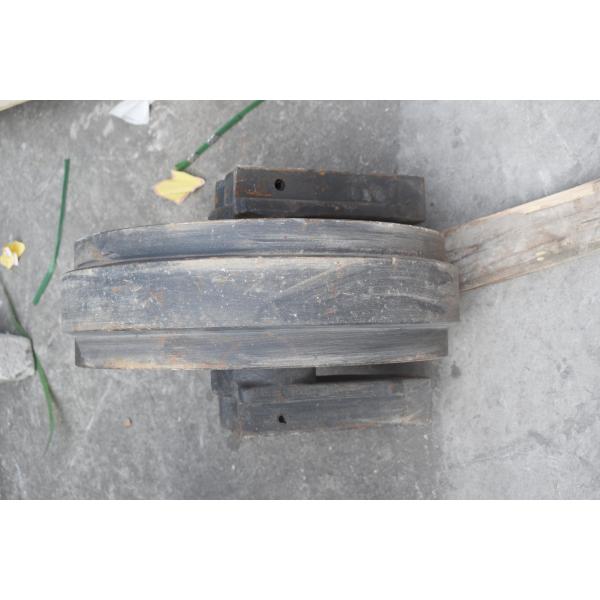 Quality Parts Undercarriage R210-7 Excavator Idler 12 Months Warranty for sale