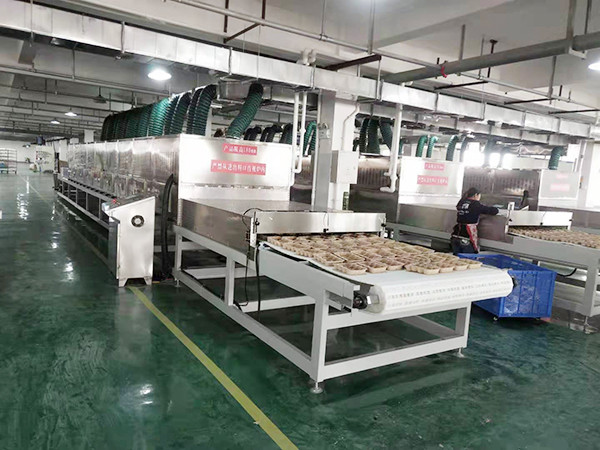 Quality ISO9001 Microwave Vacuum Drying Equipment , 35kVA Industrial Microwave Vacuum for sale