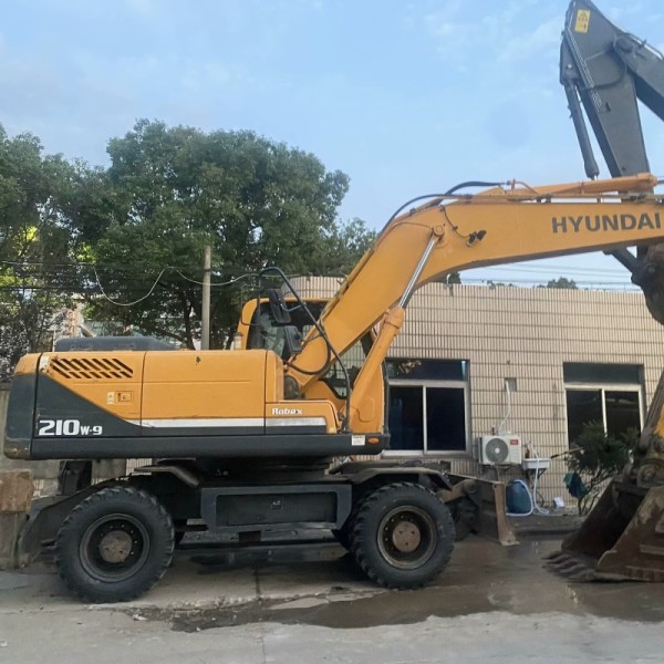 Quality 2020 Used Wheel Excavator Used Hyundai 210 Wheel Excavator diggeer for sale for sale