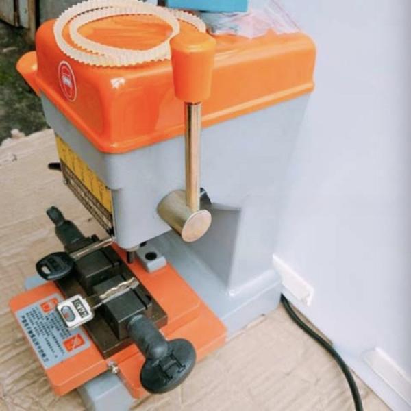 Quality 180W Motor Power 368A Vertical Key Cutting Machine Duplicate Key Maker Locksmith for sale