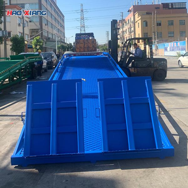Quality Freestand Portable Truck Loading Ramp 20 Tons Temporary Loading Platform for sale