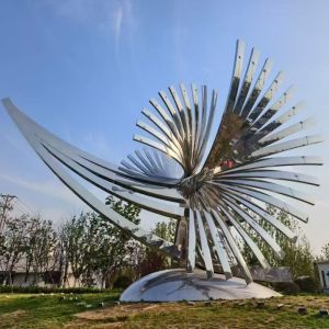 Quality Decorative Abstract Stainless Steel Sculpture Exceptional Durability For Outside for sale