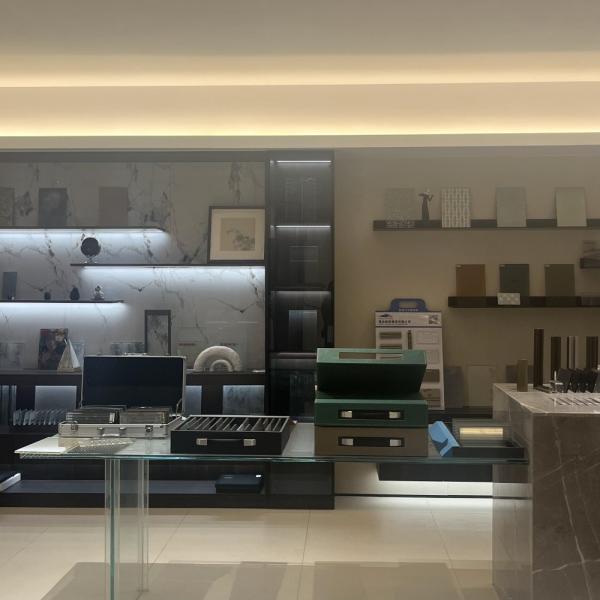 Quality Trophy Glass Showcase Display Hand Cosmetics Store Glass Display Case for sale