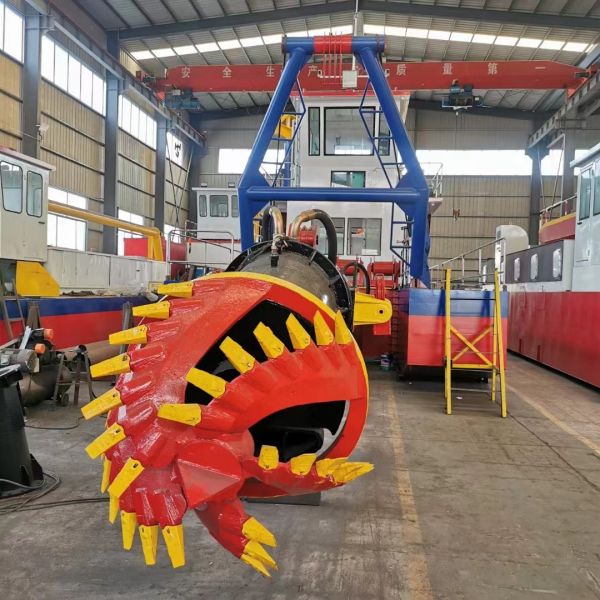 Quality CSD Cutter Suction Dredger 20inch With Rexroth Hydraulic System And WN450 Sand Pump for sale
